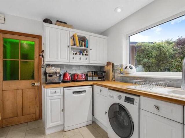4 bedroom detached house for sale in North Western Avenue, Watford, Hertfordshire, WD25