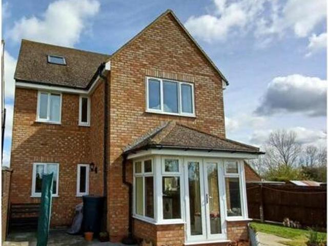 4 Bedroom Detached House For Sale In Northampton