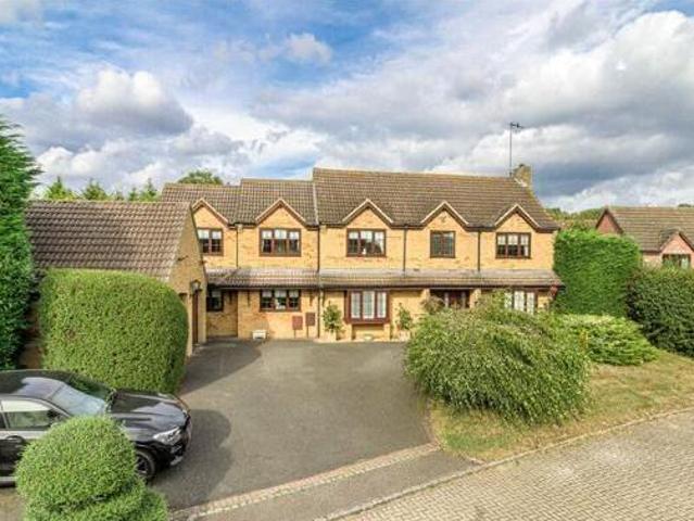 4 Bedroom Detached House For Sale In Northampton