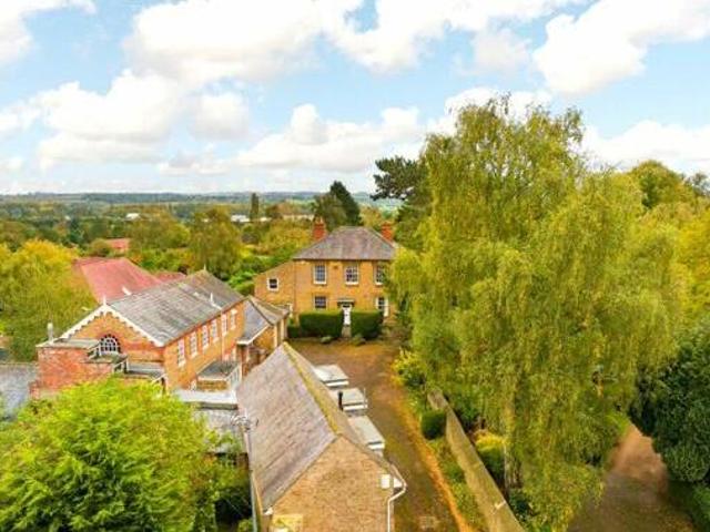 4 Bedroom Detached House For Sale In Northampton, Northamptonshire