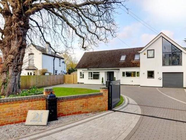 4 Bedroom Detached House For Sale In Northampton, Northamptonshire