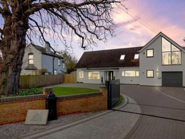4 Bedroom Detached House For Sale In Northampton, Northamptonshire