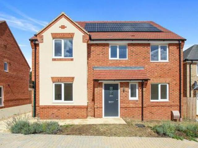 4 Bedroom Detached House For Sale In Northill, Bedfordshire