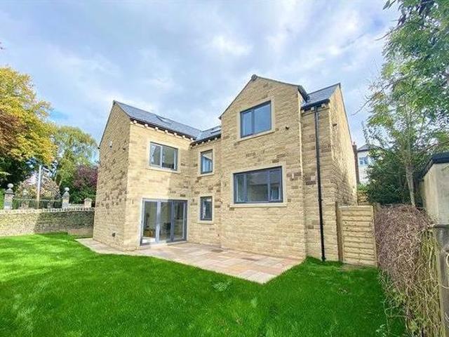 4 bedroom detached house for sale in Nab Lane Nab Wood Shipley BD18 BD18