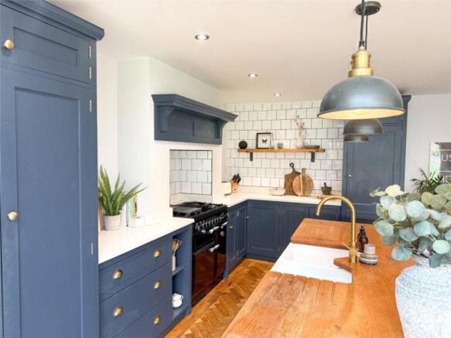 4 bedroom detached house for sale in Narborough Road, Cosby, Leicester, Leicestershire, LE9