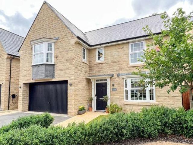 4 Bedroom Detached House For Sale In Netherton, Huddersfield