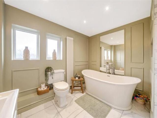 4 bedroom detached house for sale in Nettleton Close, Bradford, West Yorkshire, BD4