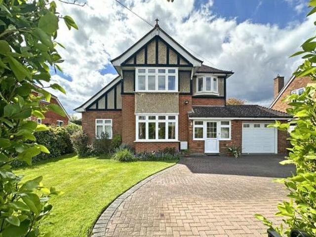4 Bedroom Detached House For Sale In New Milton, Hampshire