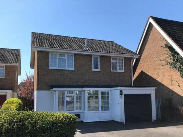 4 Bedroom Detached House For Sale In New Milton, Hampshire