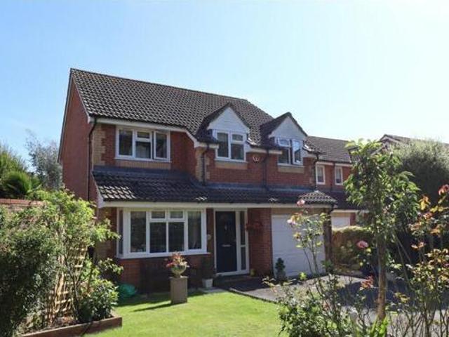 4 Bedroom Detached House For Sale In New Milton, Hampshire