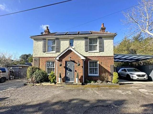 4 Bedroom Detached House For Sale In New Milton, Hampshire