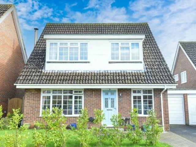 4 Bedroom Detached House For Sale In New Milton, Hampshire