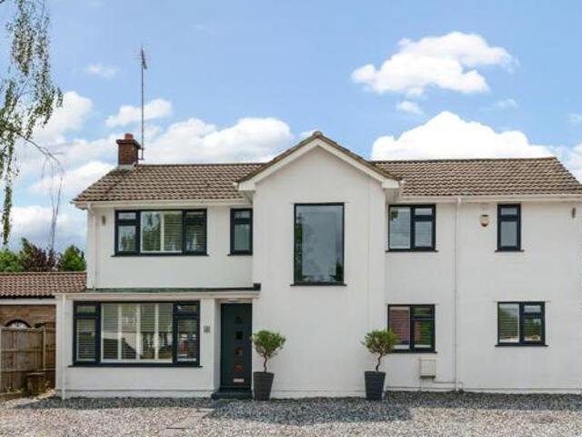 4 Bedroom Detached House For Sale In New Barnet