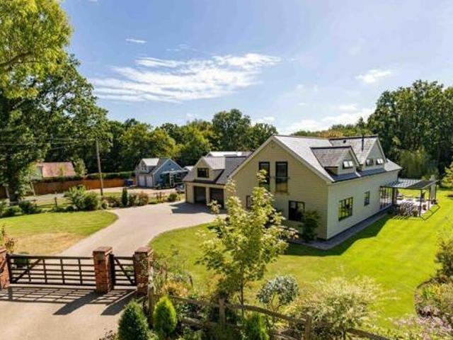 4 Bedroom Detached House For Sale In Newchapel