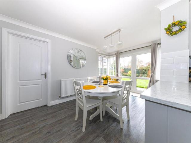 4 bedroom detached house for sale in Newbolt Close, Newport Pagnell, Buckinghamshire, MK16
