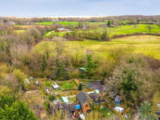 4 Bedroom Detached House For Sale In Newbury, Hampshire