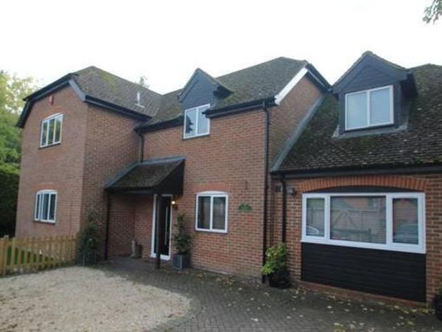 4 bedroom detached house for sale in Newbury Street Lambourn Berkshire RG17 8PB RG17