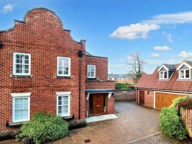 4 Bedroom Detached House For Sale In Newmarket