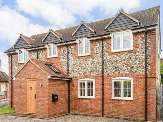 4 Bedroom Detached House For Sale In Near High Wycombe