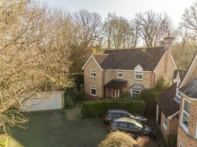 4 bedroom detached house for sale in Nelson Close Maidenbower RH10