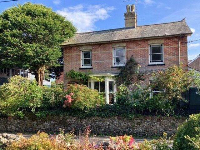 4 Bedroom Detached House For Sale In Niton