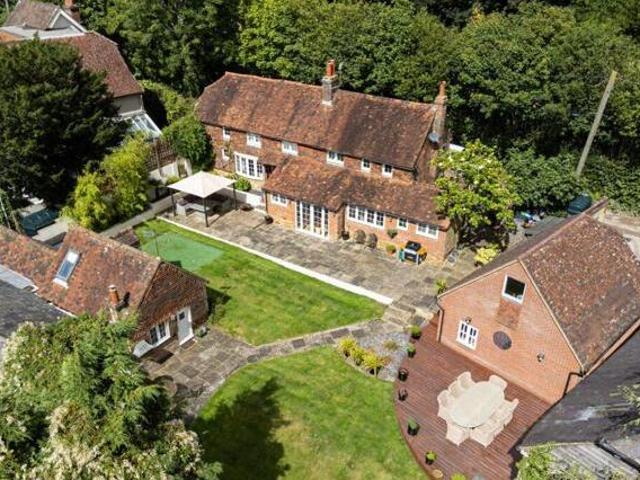 4 Bedroom Detached House For Sale In Nutley