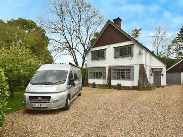 4 Bedroom Detached House For Sale In Nursling, Southampton