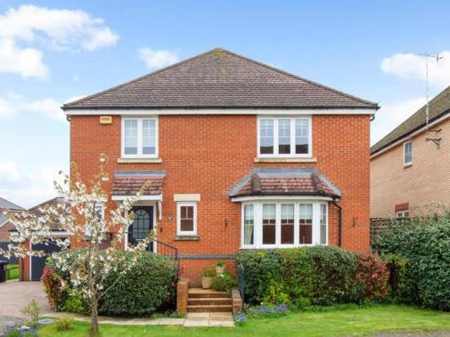 4 Bedroom Detached House For Sale In Smallfield