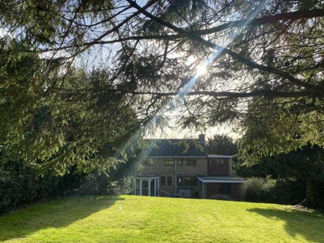 4 Bedroom Detached House For Sale In Snittterfield
