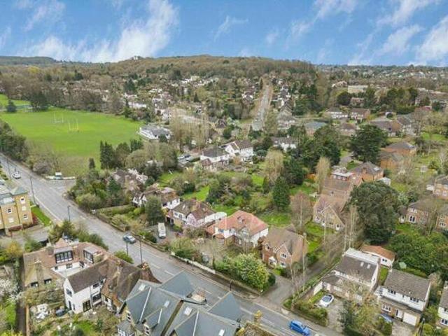 4 Bedroom Detached House For Sale In South Croydon
