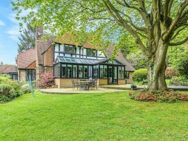 4 Bedroom Detached House For Sale In South Croydon