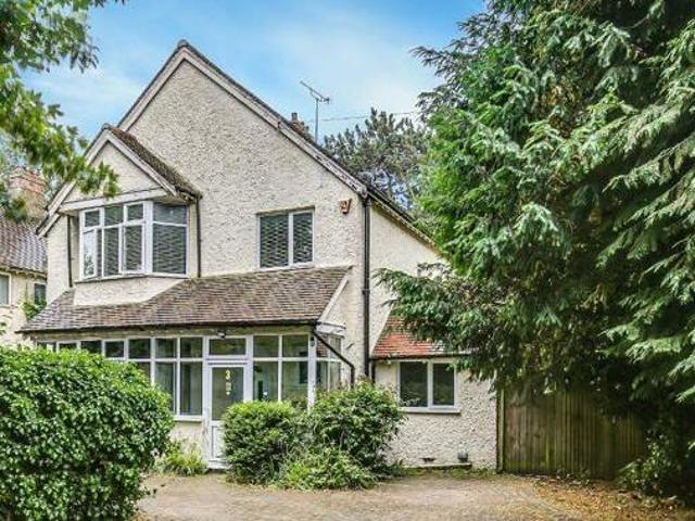 4 Bedroom Detached House For Sale In South Croydon