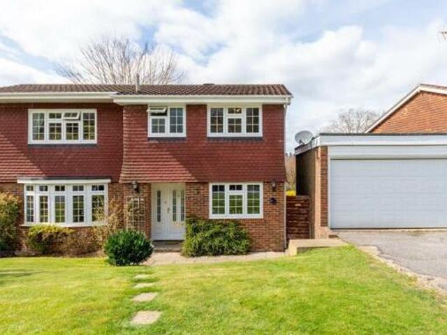 4 Bedroom Detached House For Sale In South Croydon