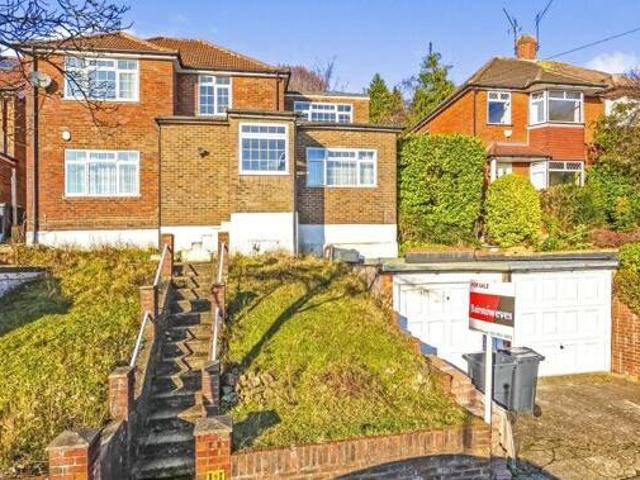 4 Bedroom Detached House For Sale In South Croydon