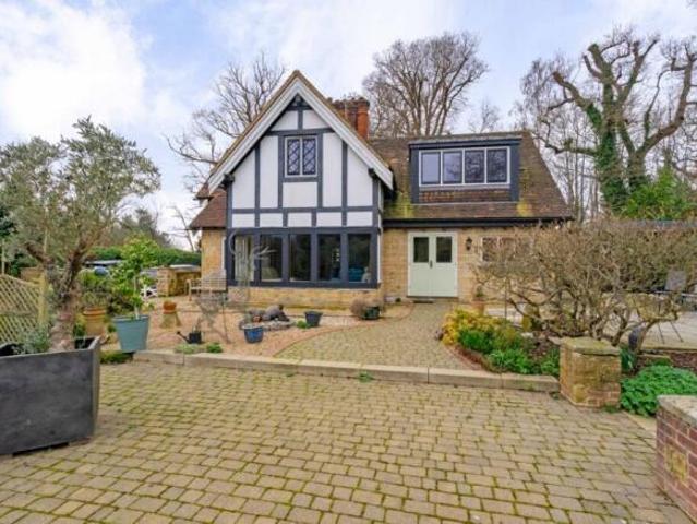 4 bedroom detached house for sale in Stockland Green Road, Tunbridge Wells, Kent, TN3