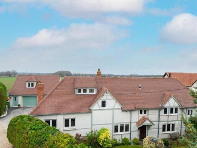 4 Bedroom Detached House For Sale In South Moreton