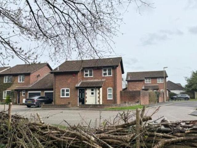 4 Bedroom Detached House For Sale In Southampton, Hampshire