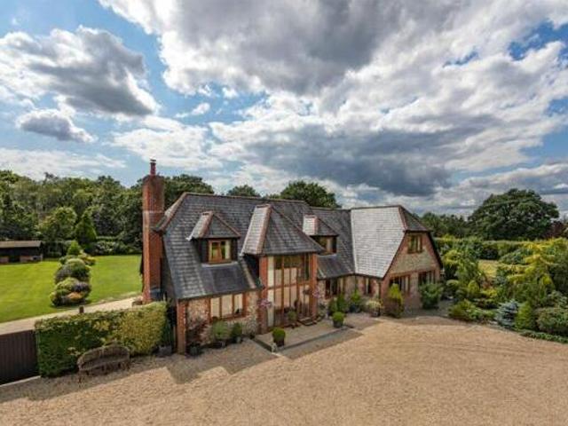 4 Bedroom Detached House For Sale In Southampton, Hampshire