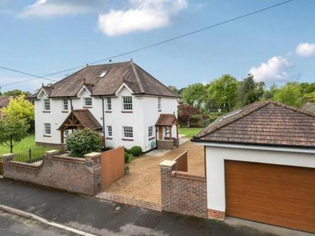 4 Bedroom Detached House For Sale In Southampton, Hampshire