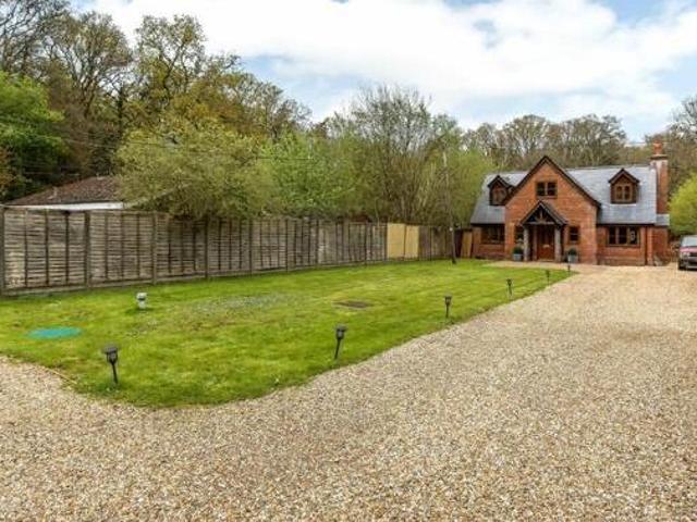 4 Bedroom Detached House For Sale In Southampton, Hampshire