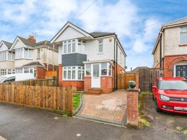 4 Bedroom Detached House For Sale In Southampton, Hampshire