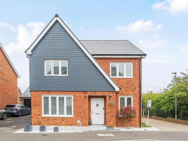 4 Bedroom Detached House For Sale In Southampton, Hampshire