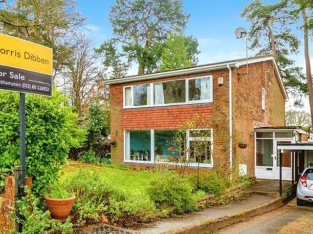 4 Bedroom Detached House For Sale In Southampton, Hampshire