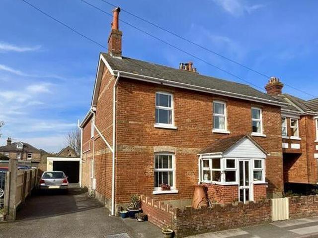 4 Bedroom Detached House For Sale In Southbourne