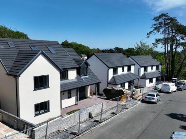4 bedroom detached house for sale in Southerndown Avenue, Mayals, Swansea, SA3