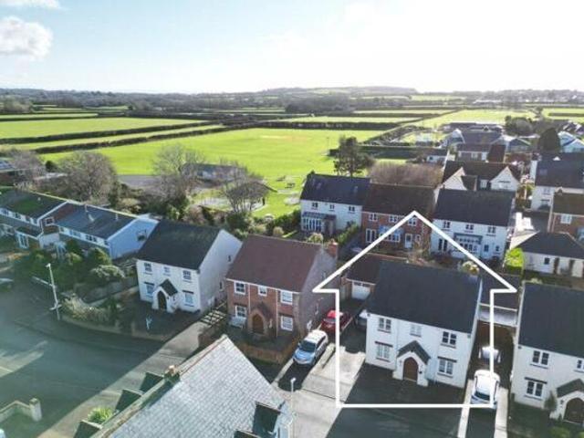 4 Bedroom Detached House For Sale In Southgate