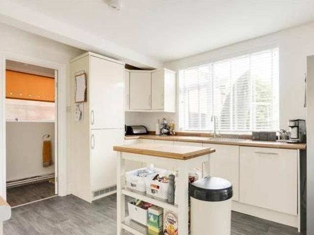 4 bedroom detached house for sale in Southlea Road Carlton Nottinghamshire NG4 1ET NG4