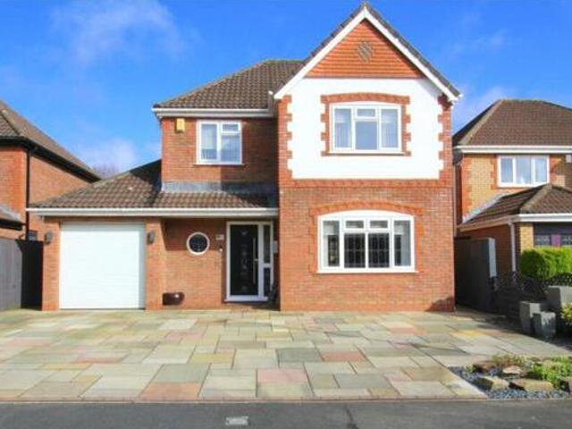 4 Bedroom Detached House For Sale In Southport, Lancashire