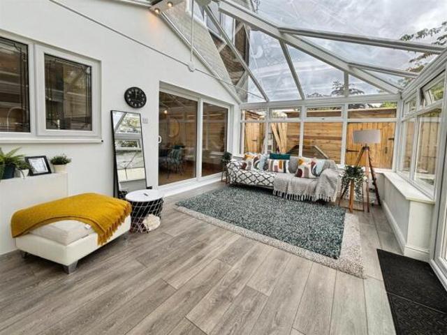 4 bedroom detached house for sale in Somerville Park, Bradford, BD6 2JS, BD6