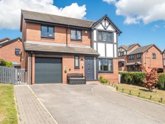 4 bedroom detached house for sale in Sorbus Way, Lepton, HD8